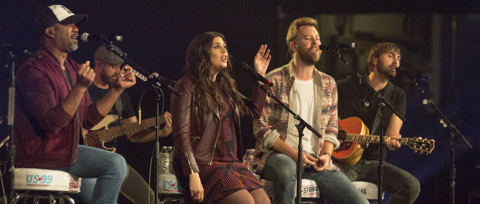 Massive country roster gives stunning military salute at CBS Radio's ...